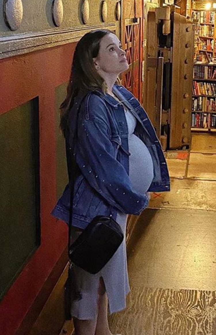 My favourite pic of her baby bump 🥰 | Scrolller