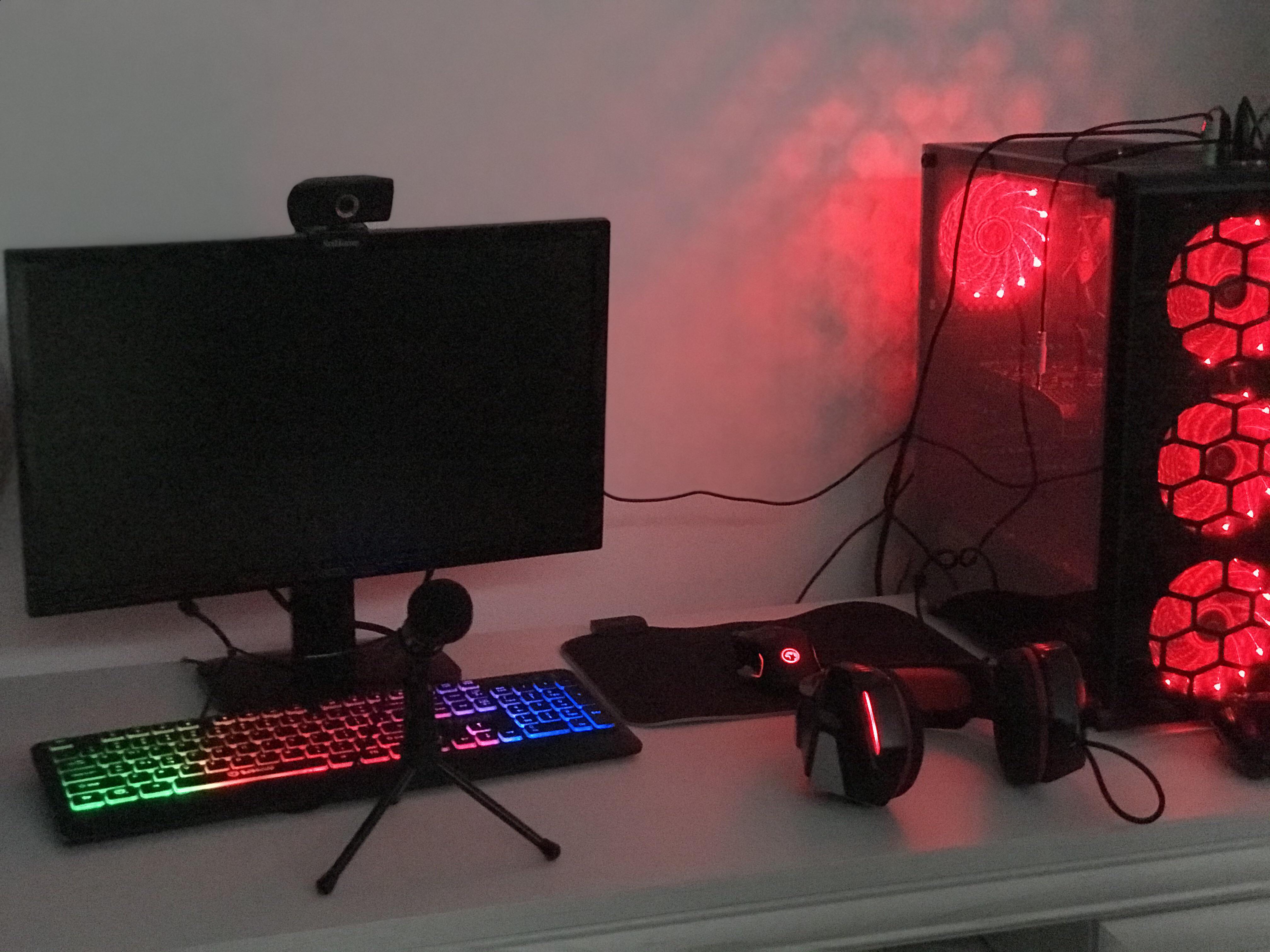 My first ever setup! | Scrolller
