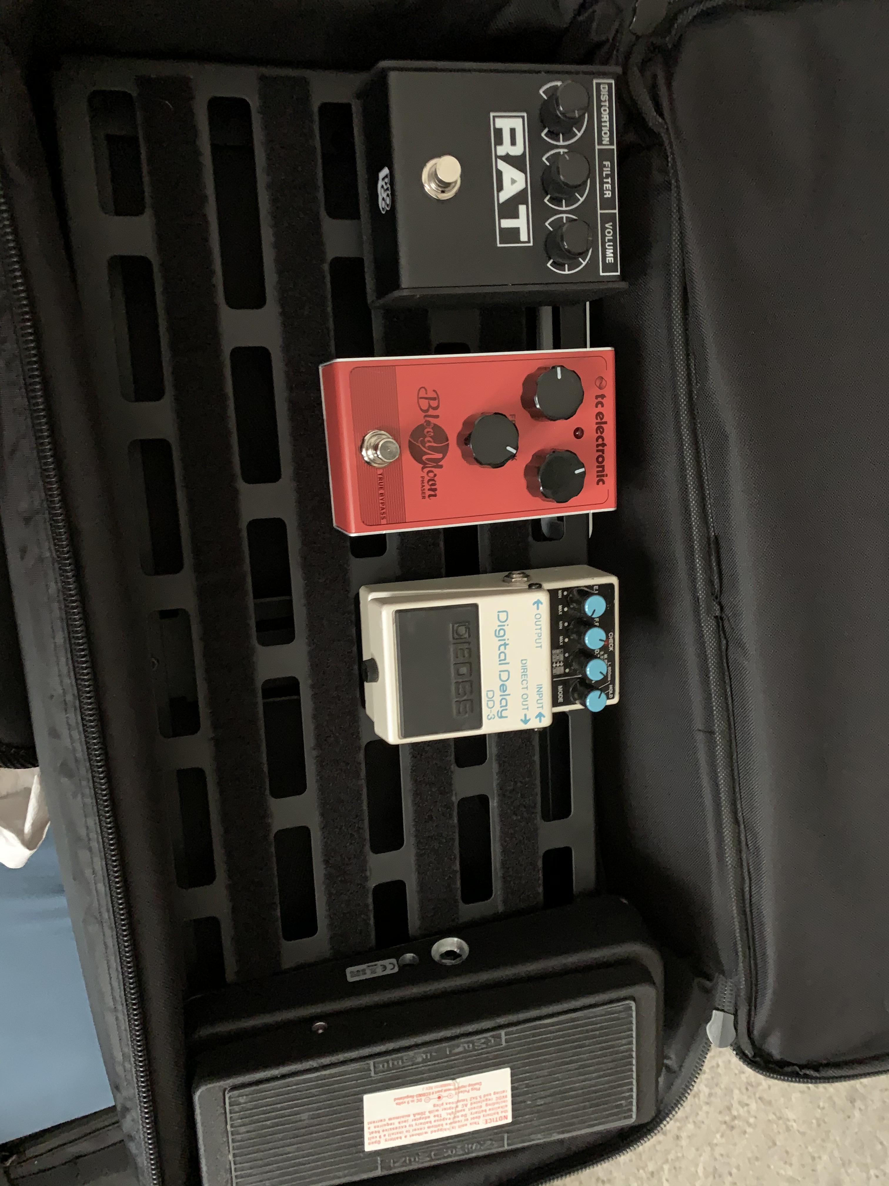 My first pedal board set up | Scrolller