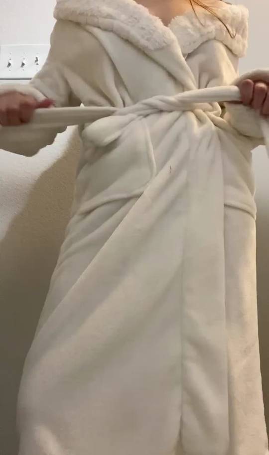 My first time here, be gentle with me 🥺 | Scrolller