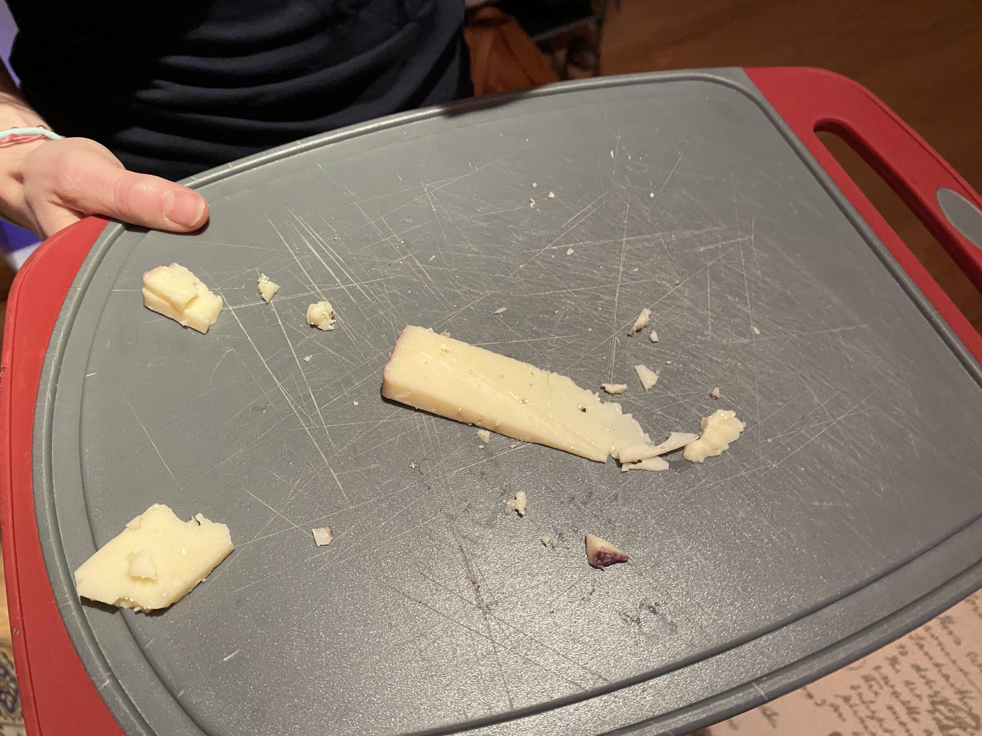 My friend’s gourmet cheeseboard | Scrolller