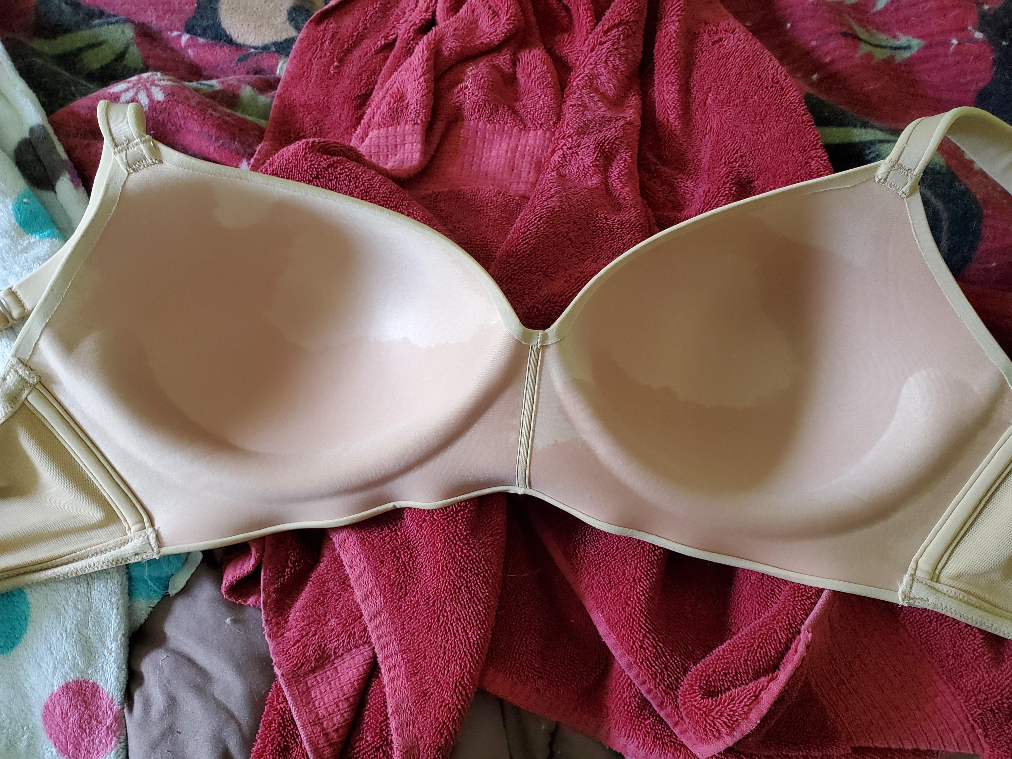 My friends always tell me there's no such thing as boob sweat. | Scrolller