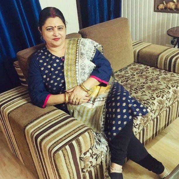 My friends mom make me hard everytime . | Scrolller