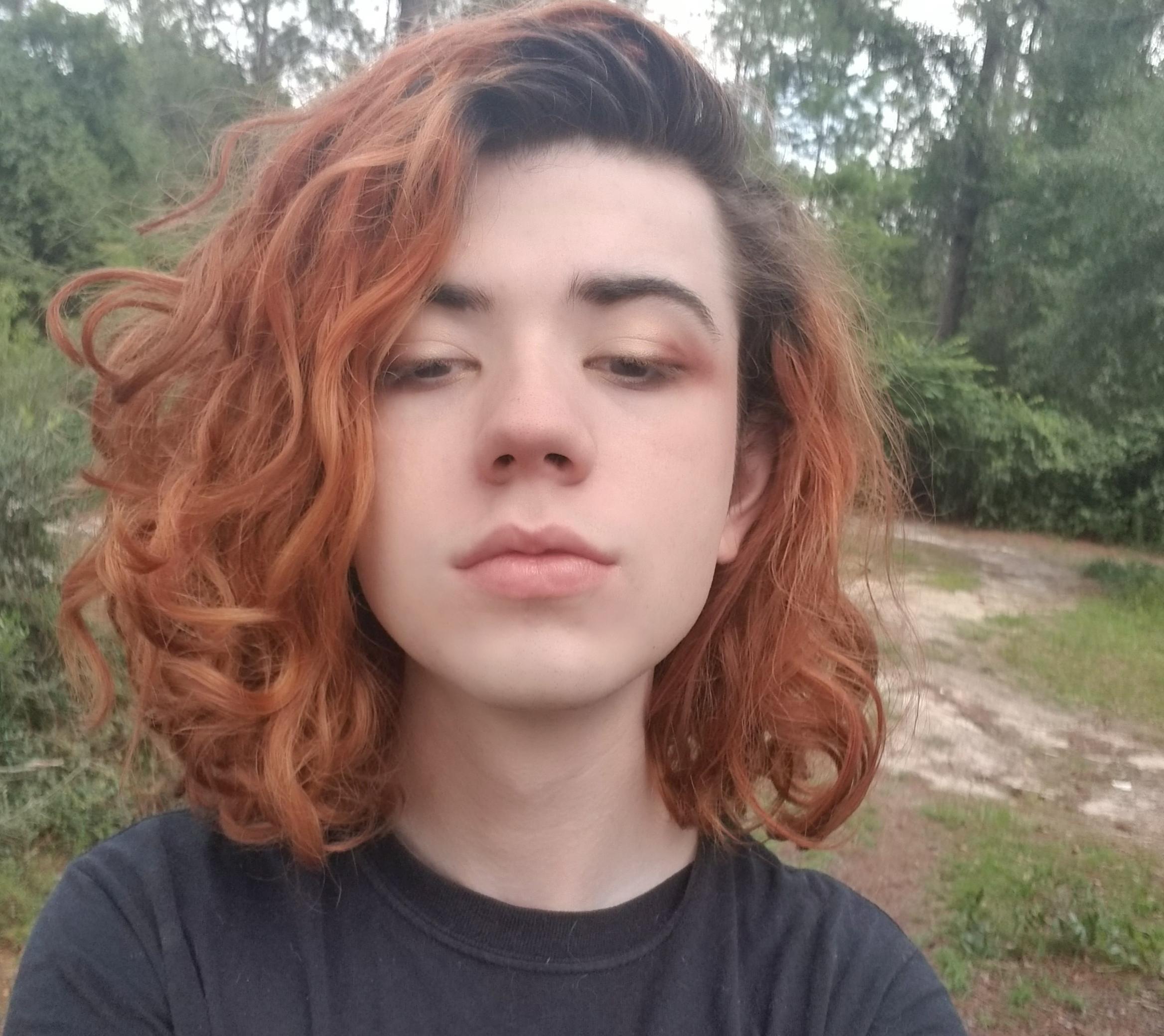 My hair is doing so weird shit today | Scrolller