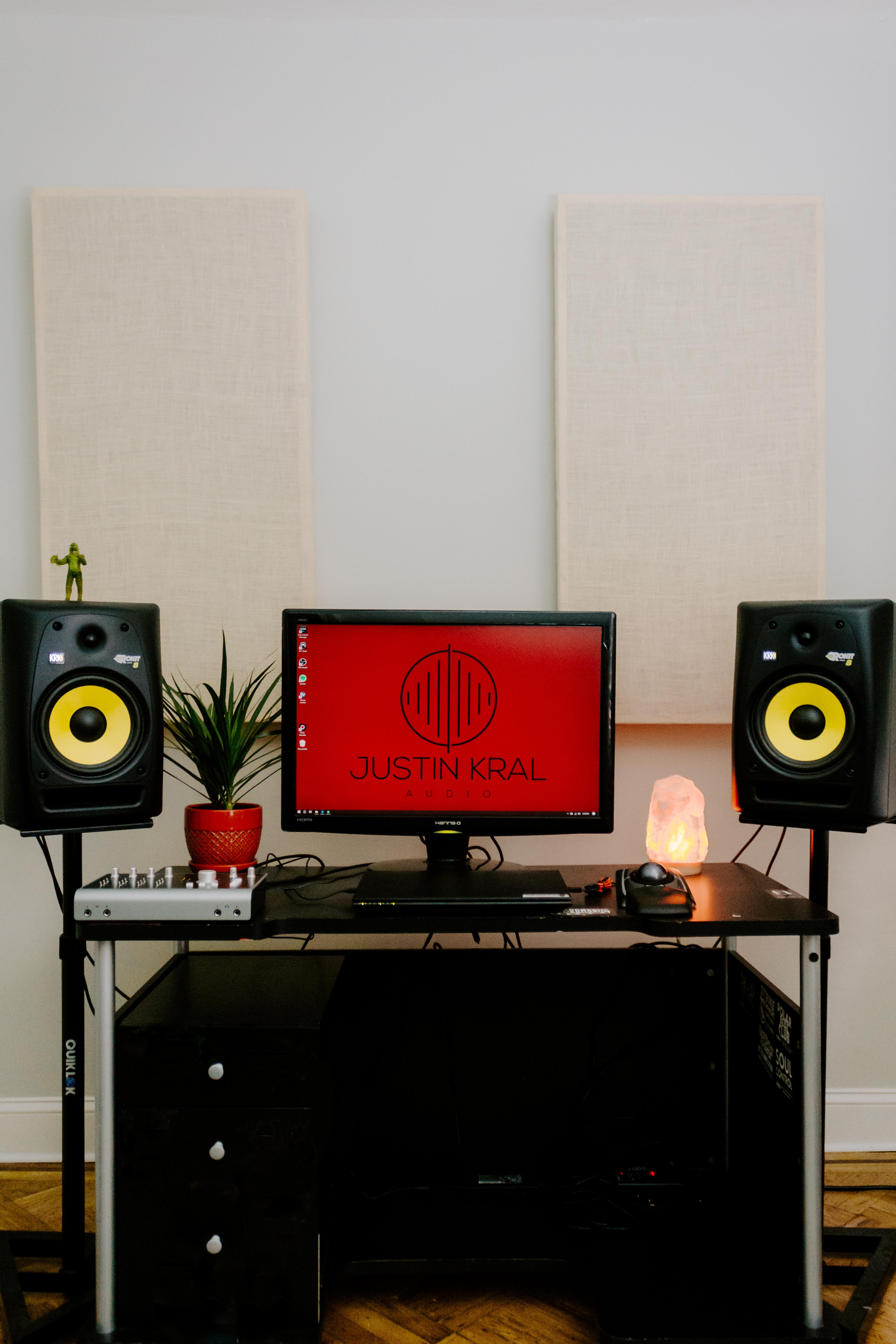 My home studio | Scrolller