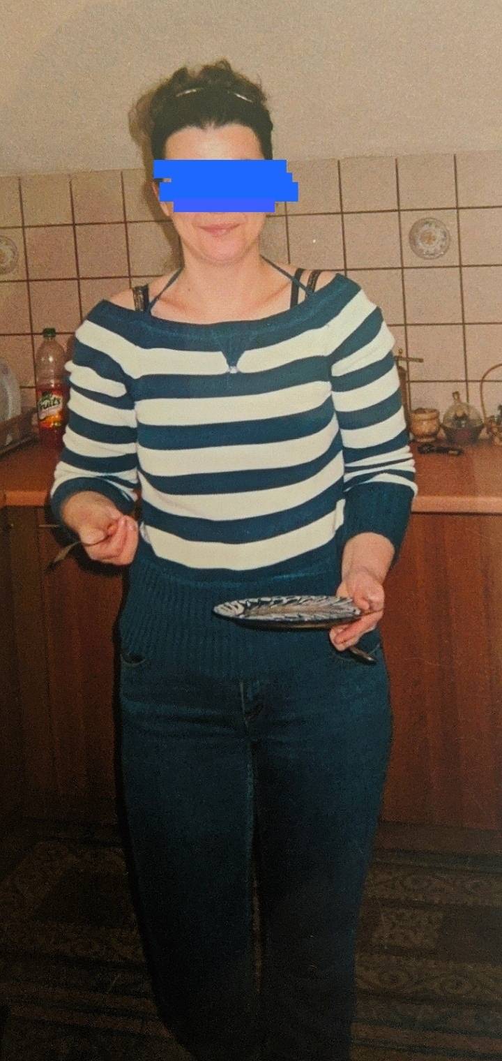 My hot mom when she was 35 years old. Share your thoughts in comment | Scrolller