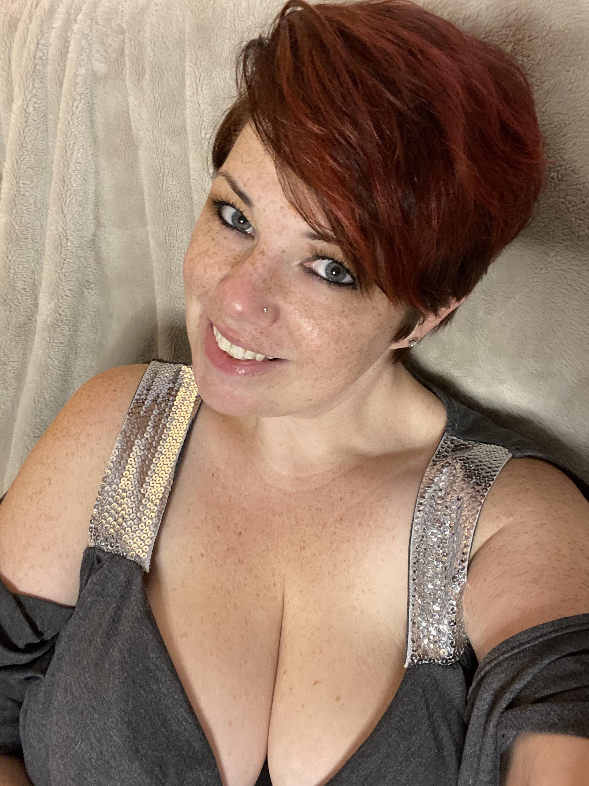 My lighting tonight really makes the freckles pop! | Scrolller