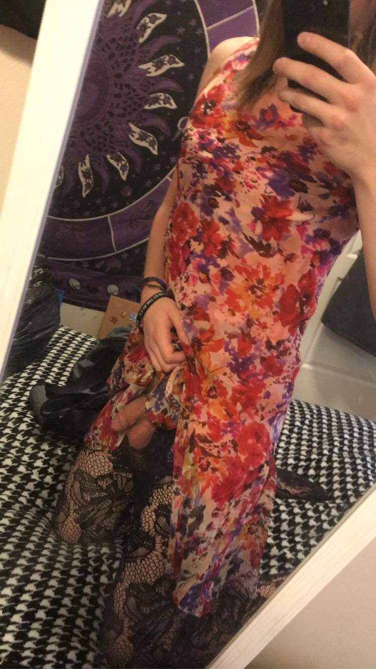 limp like a good lil girl | Scrolller