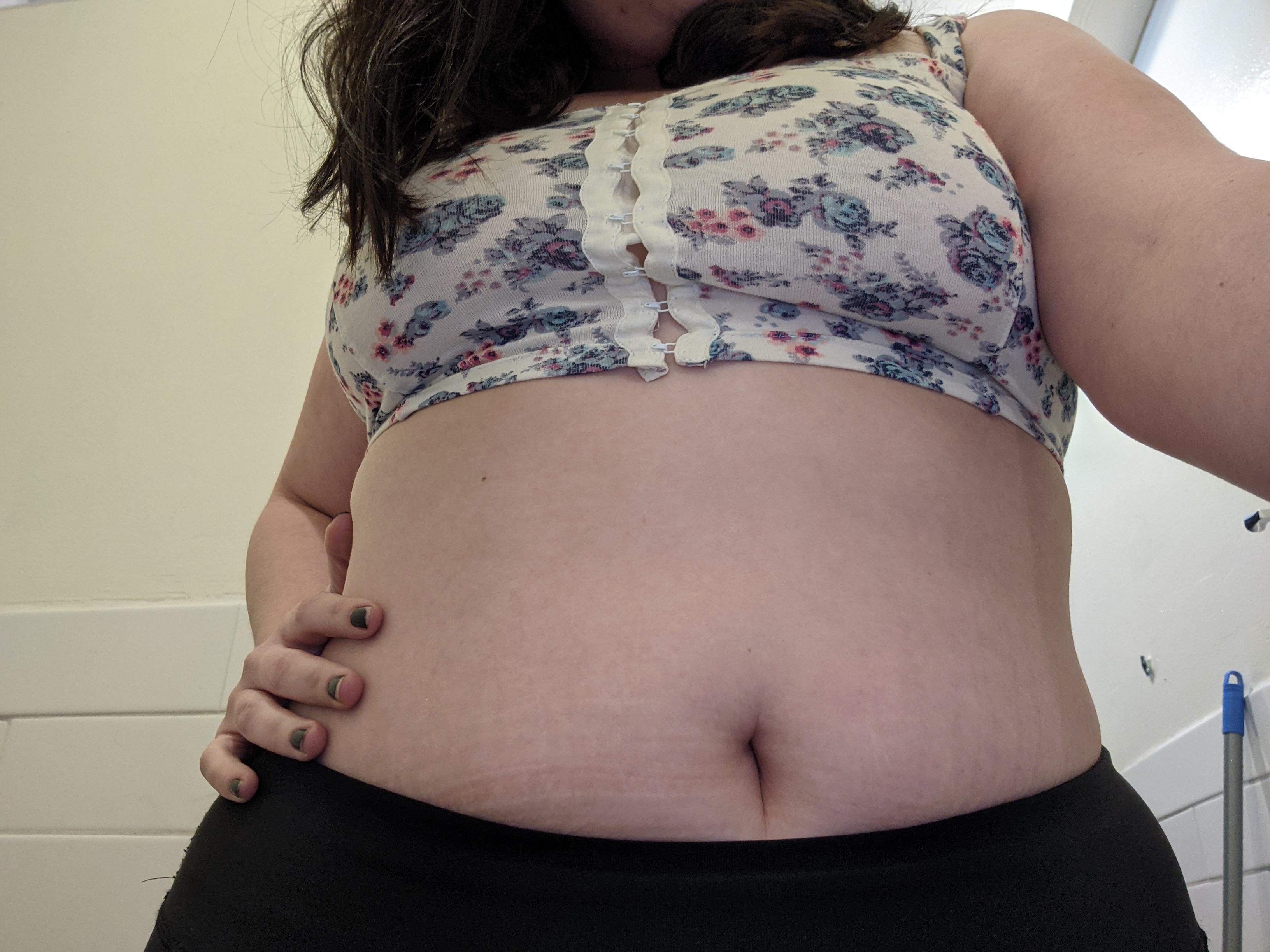 My little innie [f] | Scrolller