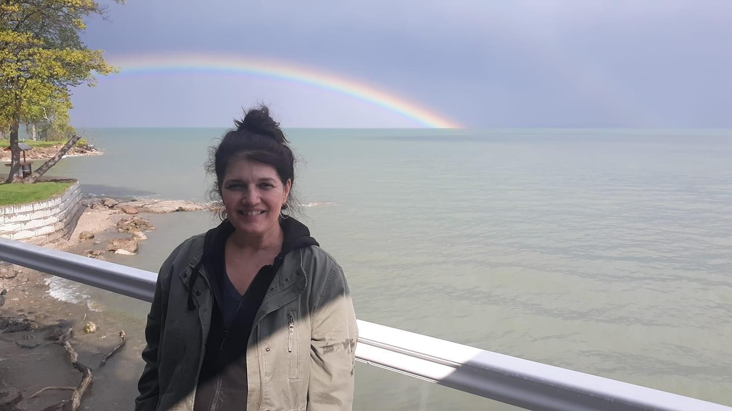 My mom thinks she looks her age. Can you guess her age? And would you? | Scrolller