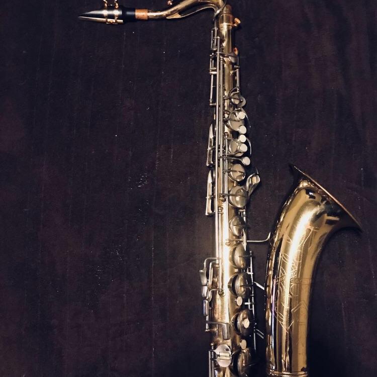My naked lady tenor sax | Scrolller