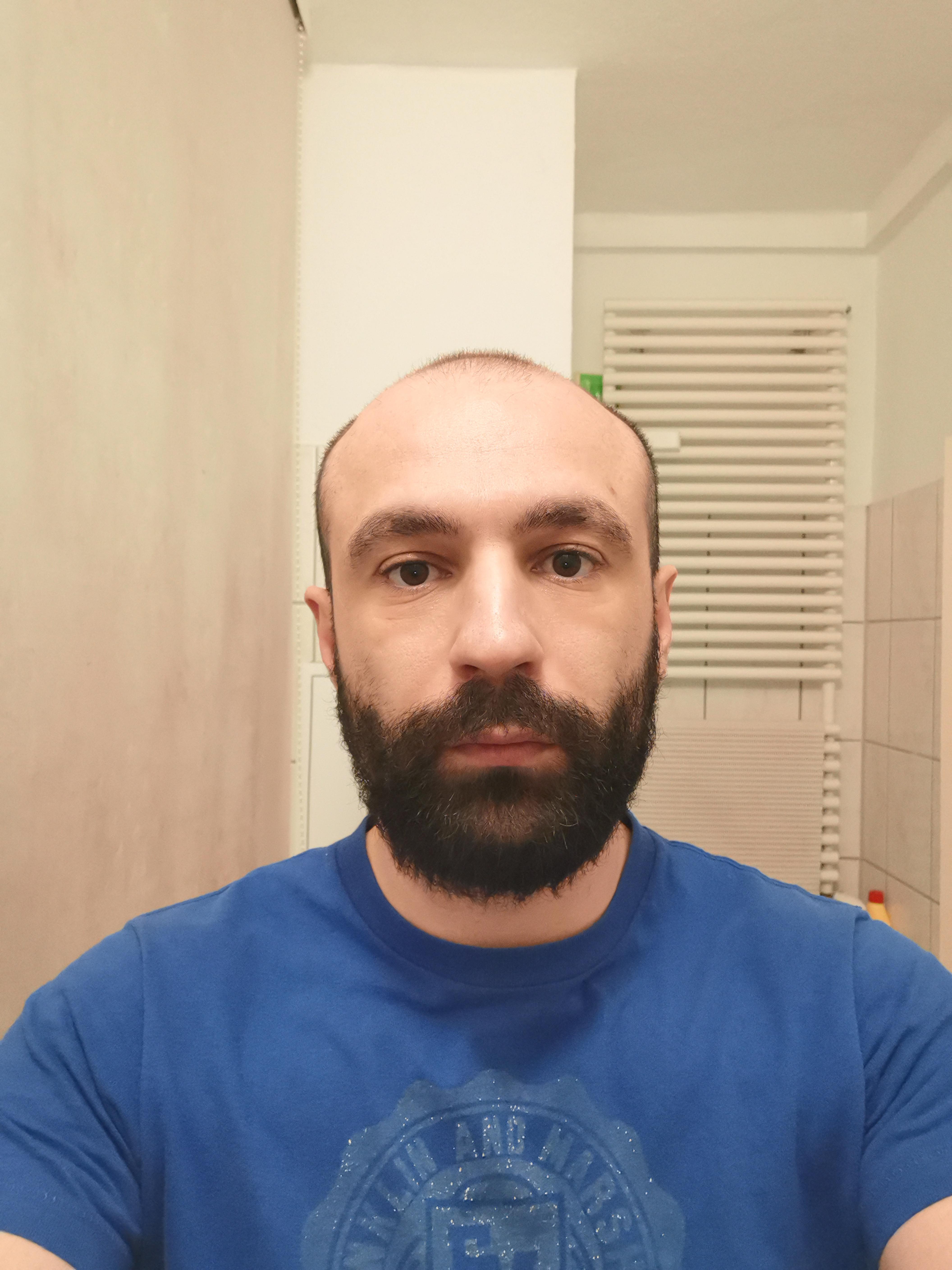 My pretty face | Scrolller