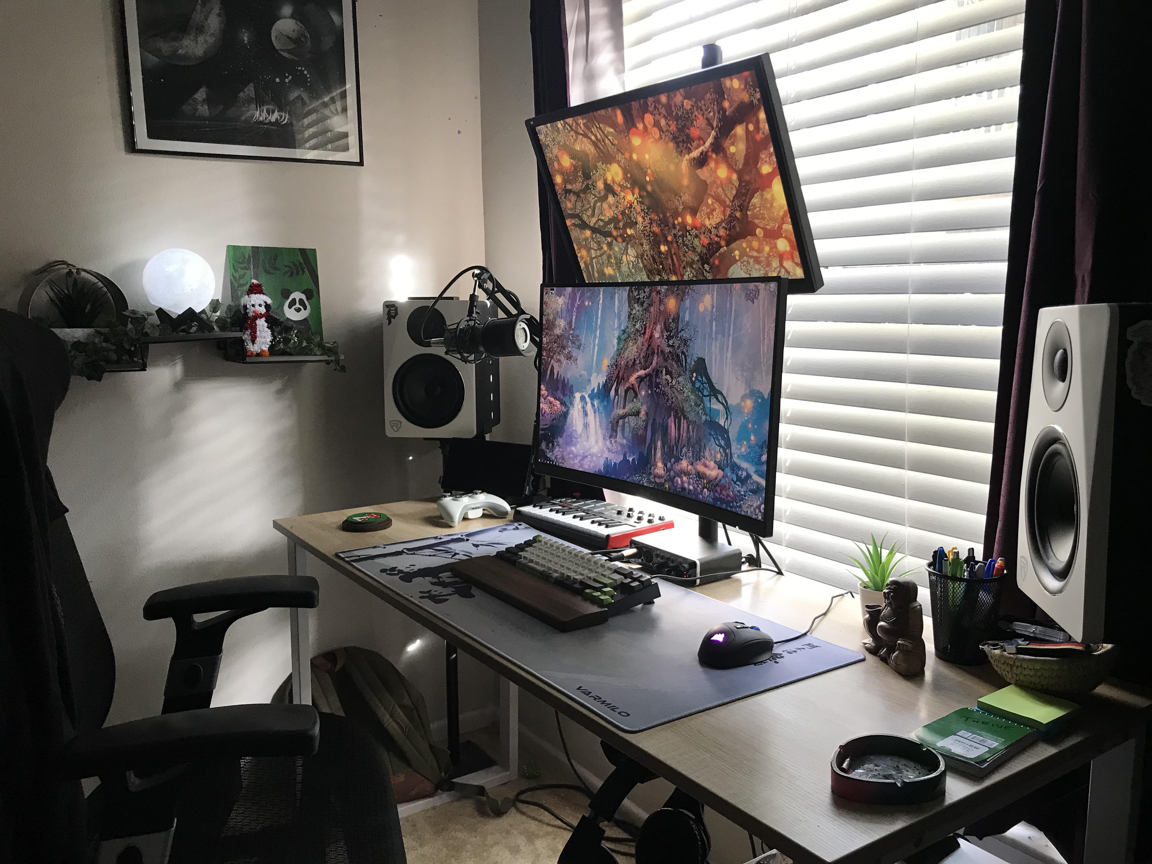My production/gaming corner 🌿 | Scrolller