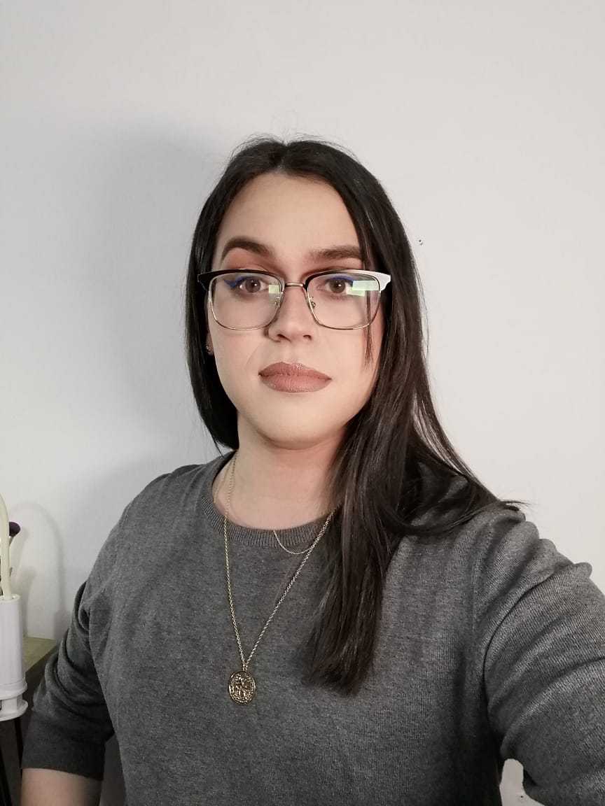 My roommate did my makeup for a stream, felt quite ♥ | Scrolller