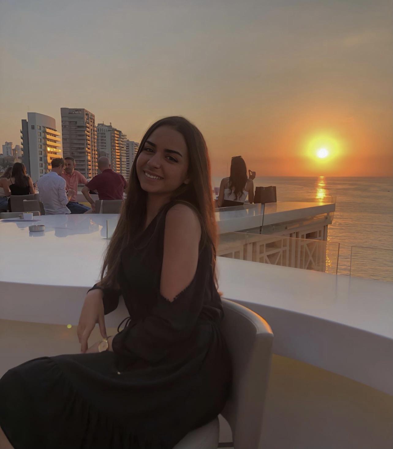 My sister 19y/o | Scrolller