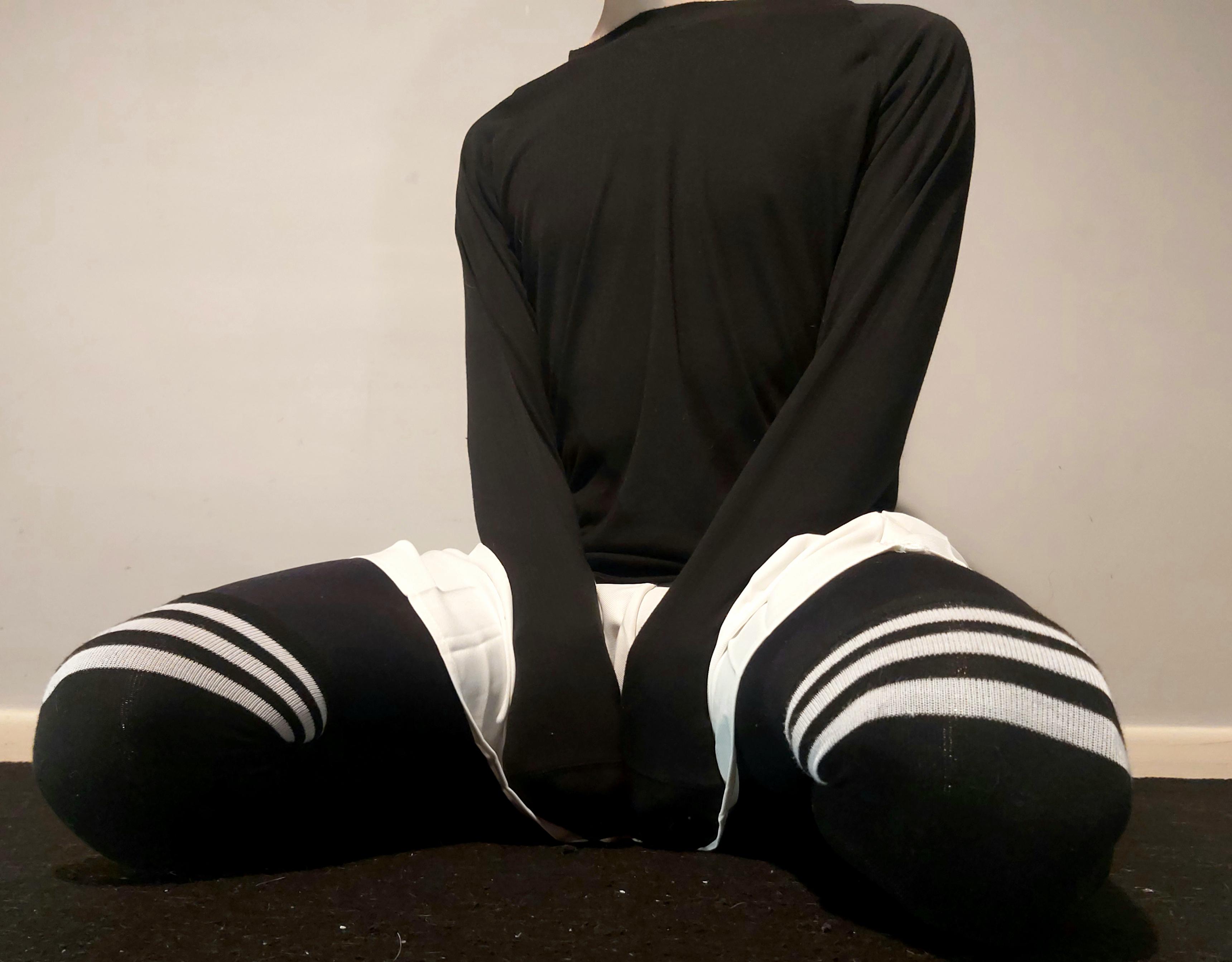 My sleeves are really long | Scrolller