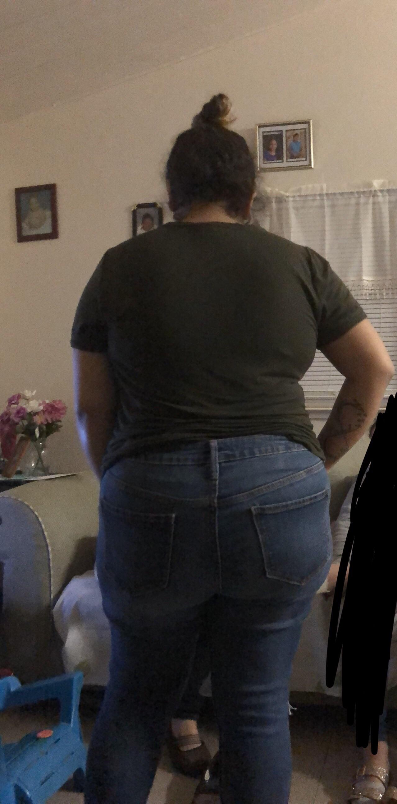 My thick aunt creepshot from behind | Scrolller