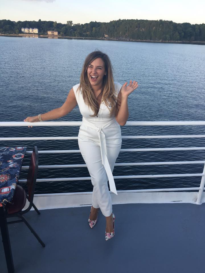 My thick friend's hips kill me. | Scrolller