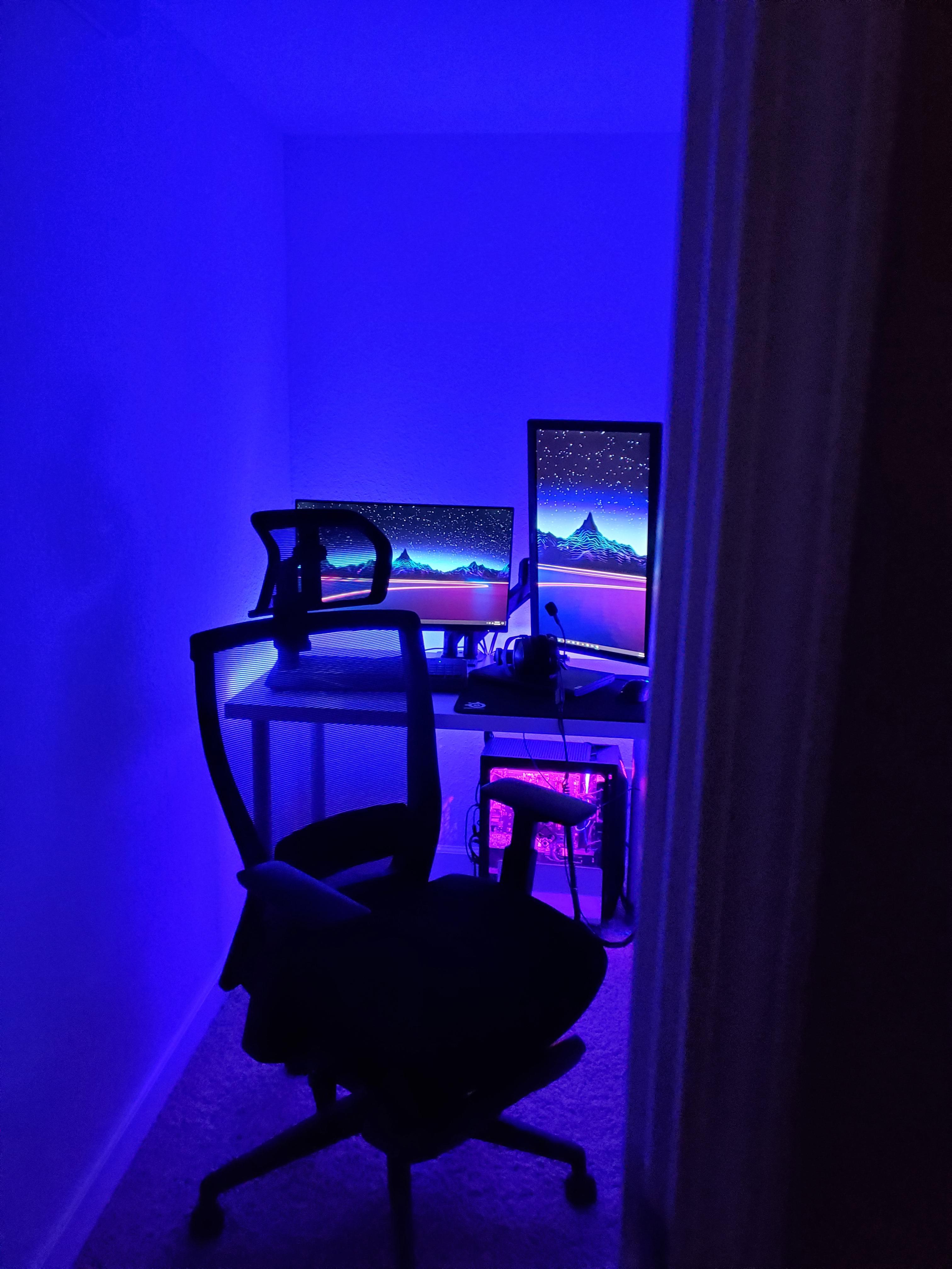 My walk-in closet setup. | Scrolller