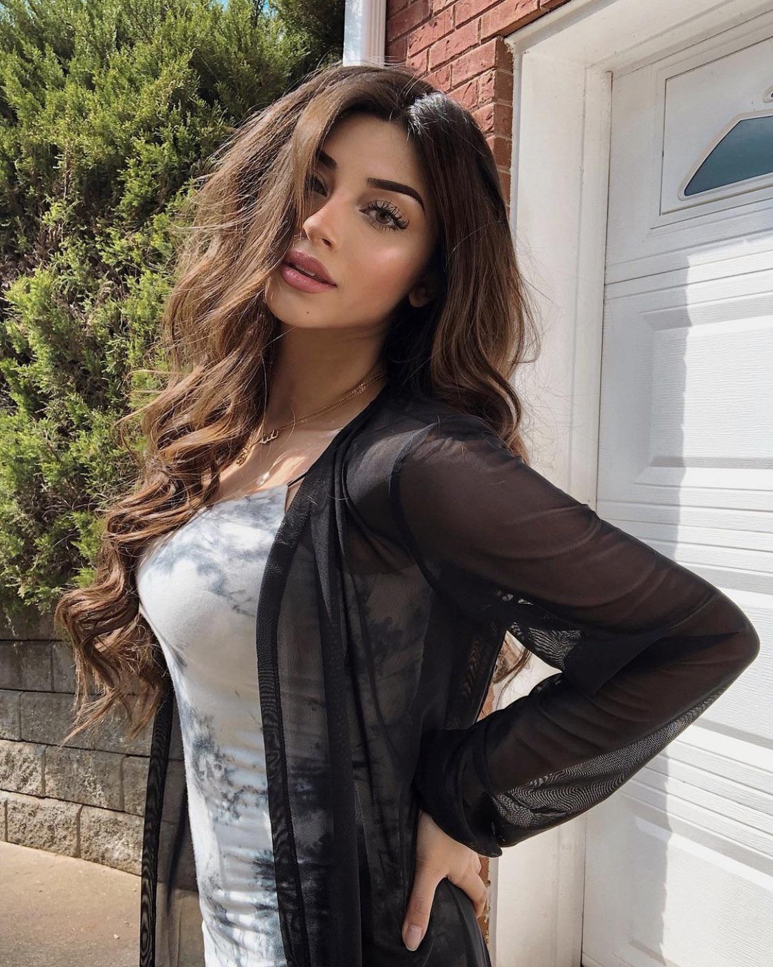 Nadia 😍 | Scrolller