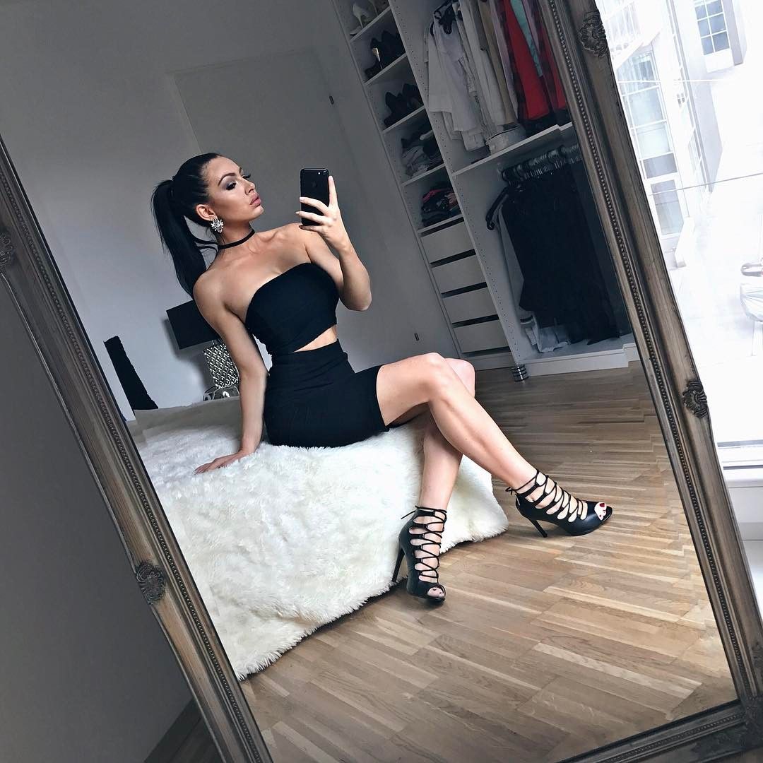 Nadja No | Scrolller