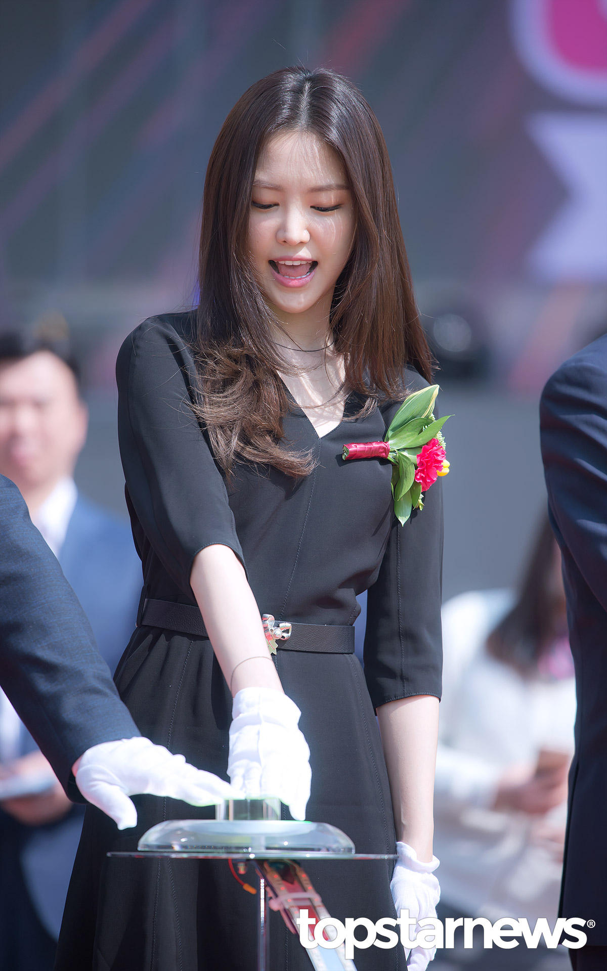 Naeun launches a missile | Scrolller