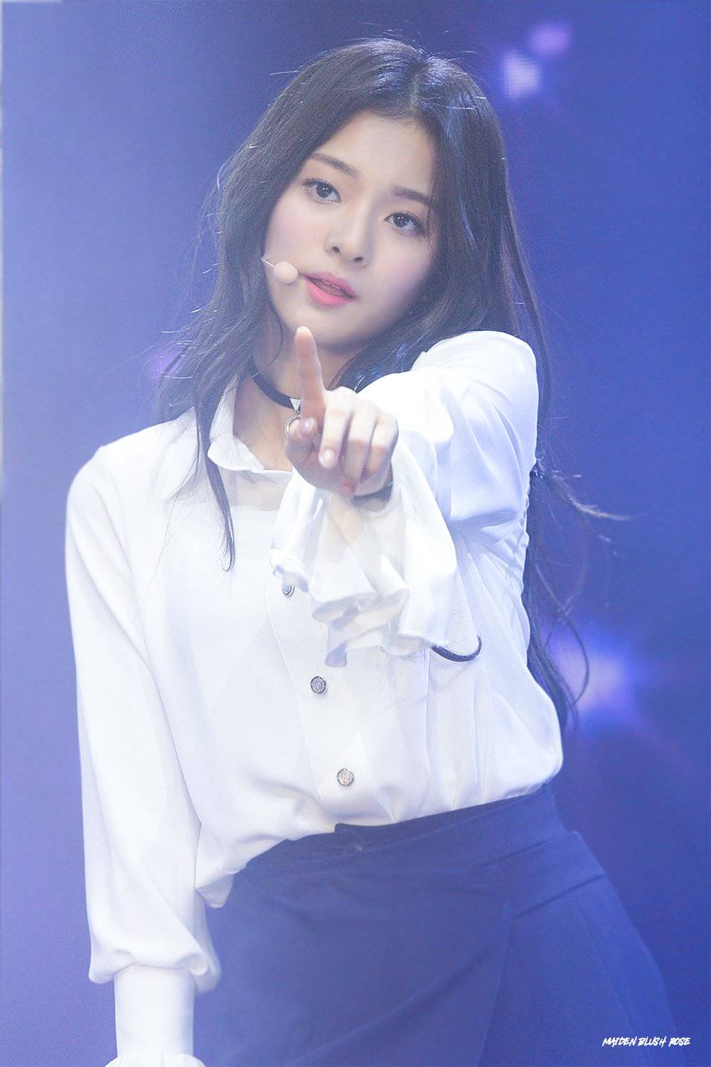 Nagyung pointing | Scrolller