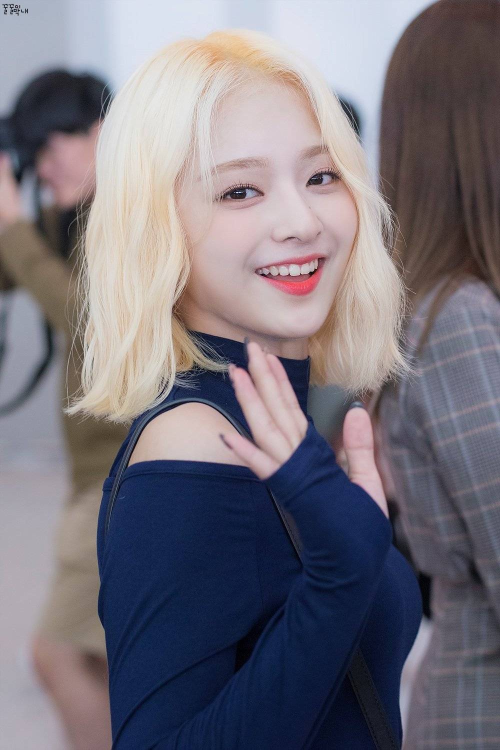 Naky Wave | Scrolller