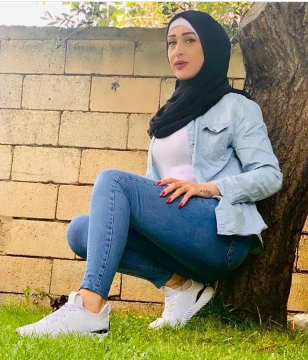 Name Unknown | Scrolller