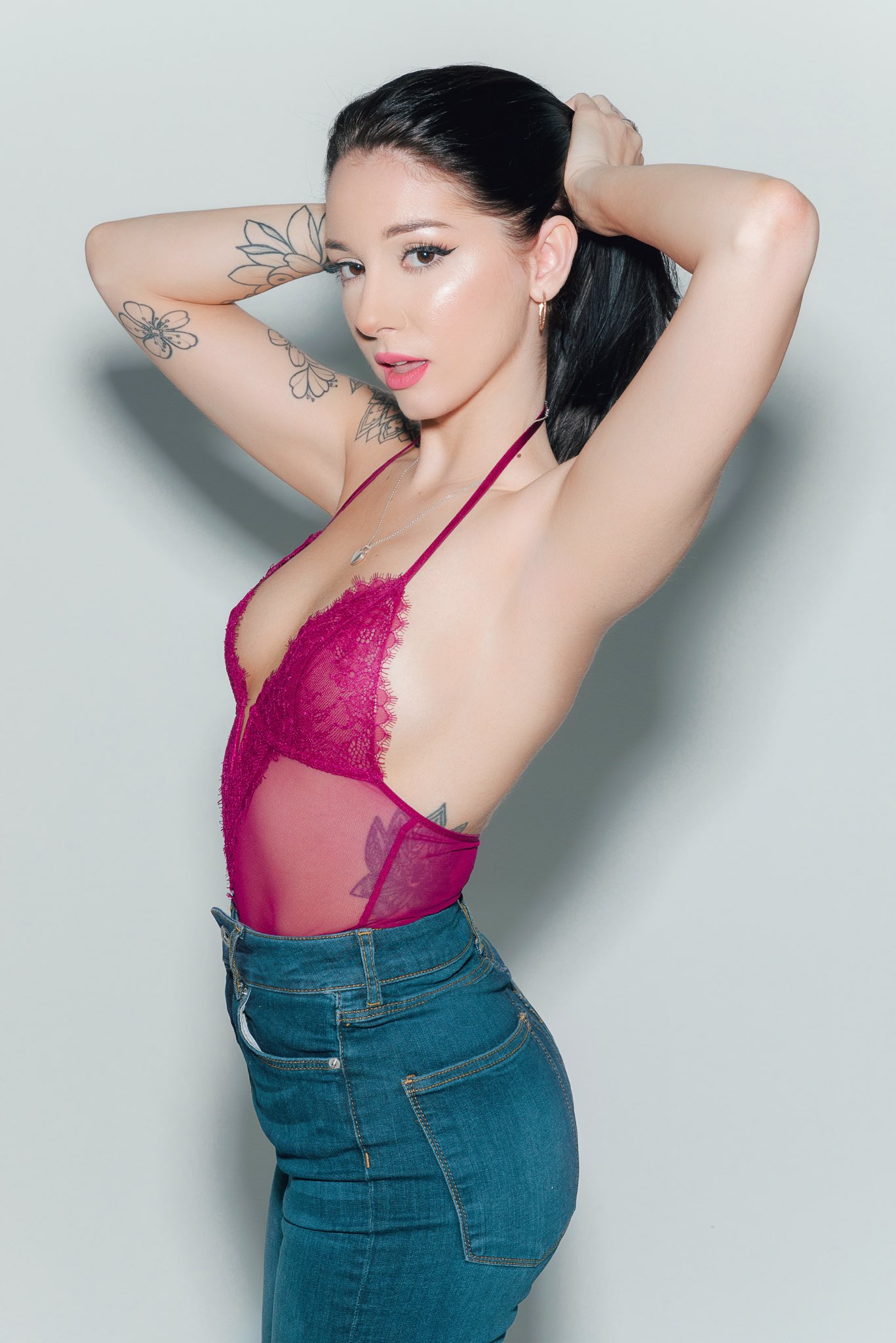 Nami Lune | Scrolller