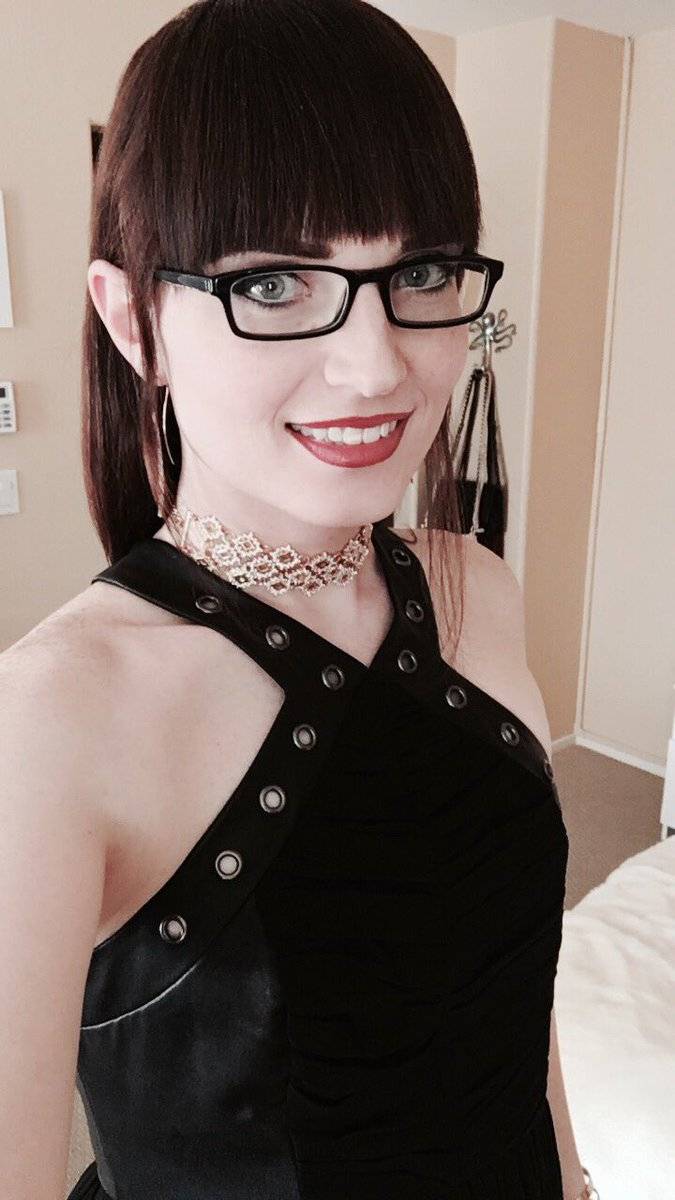 Natalie getting ready for a hot date | Scrolller