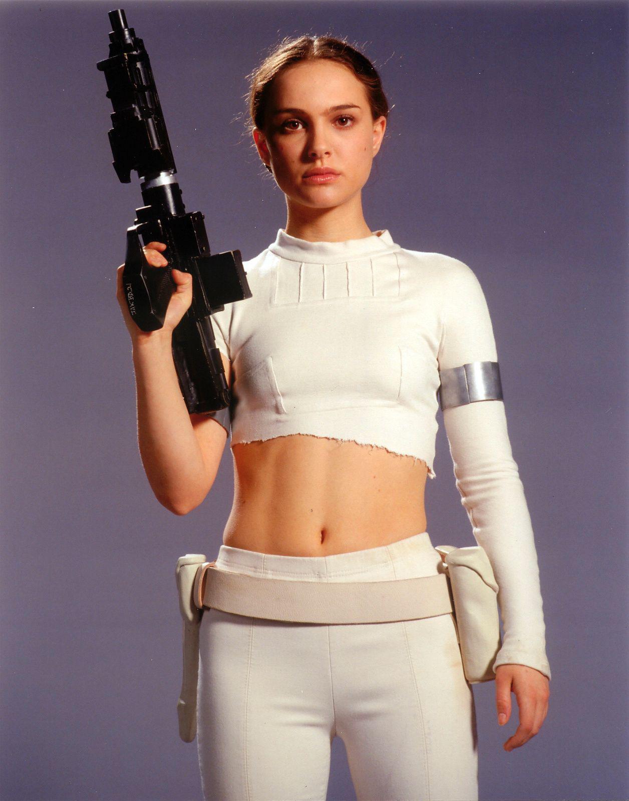 Natalie Portman and her gorgeous midriff have me hard as a rock | Scrolller