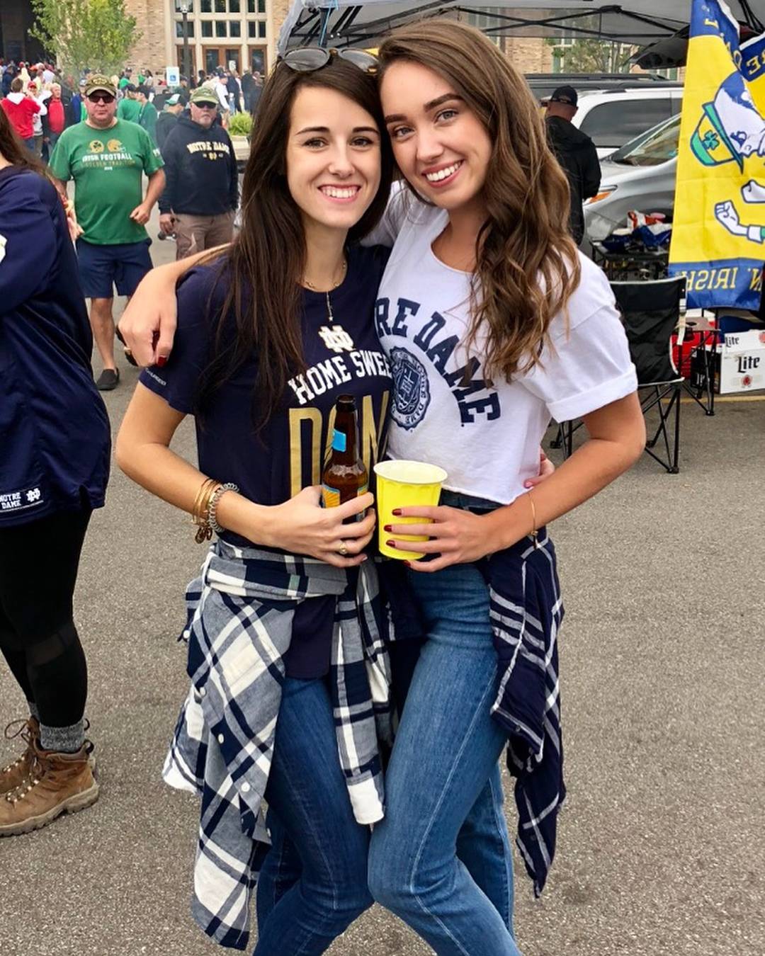 Navy or White | Scrolller