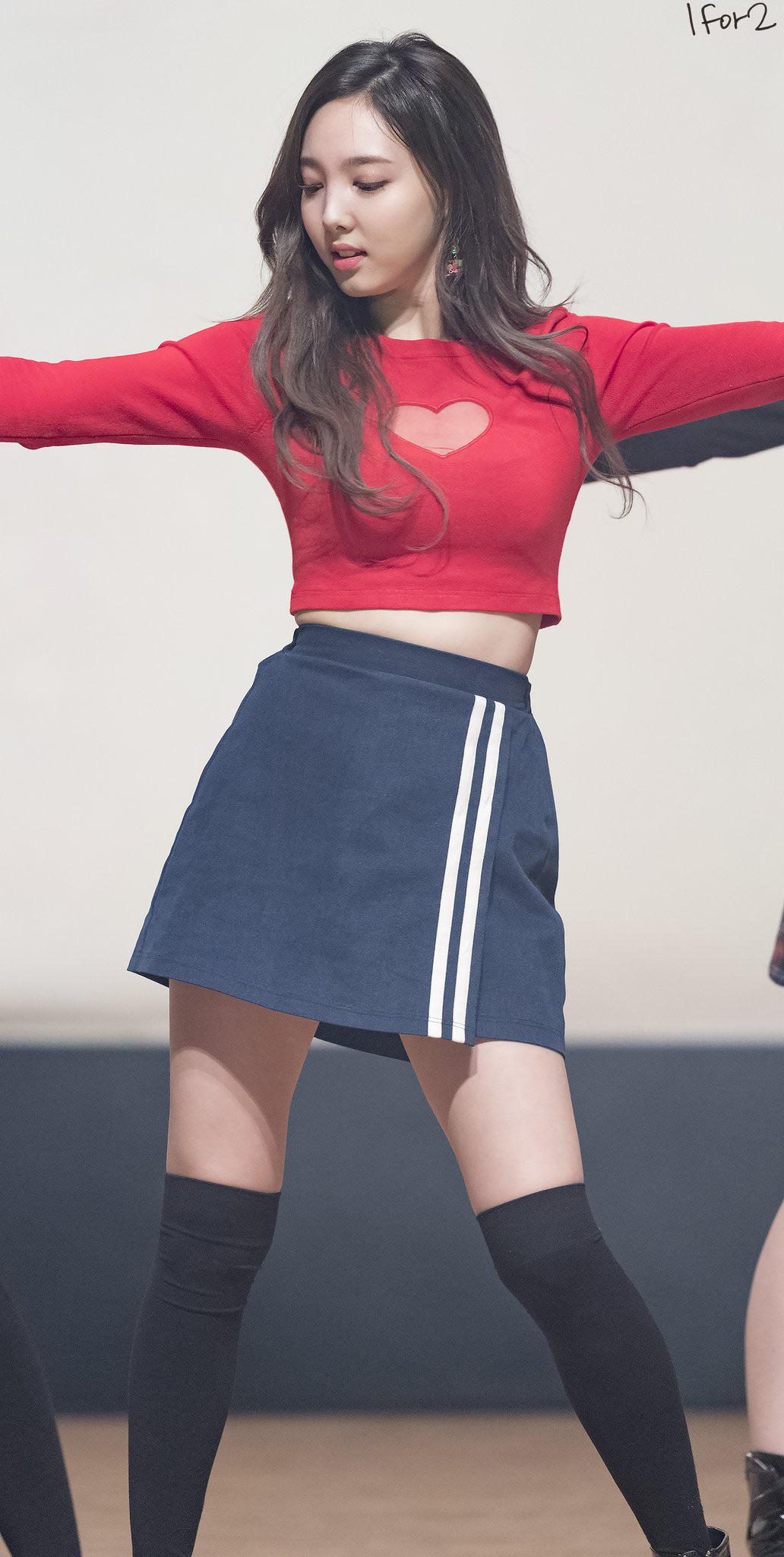 Nayeon | Scrolller