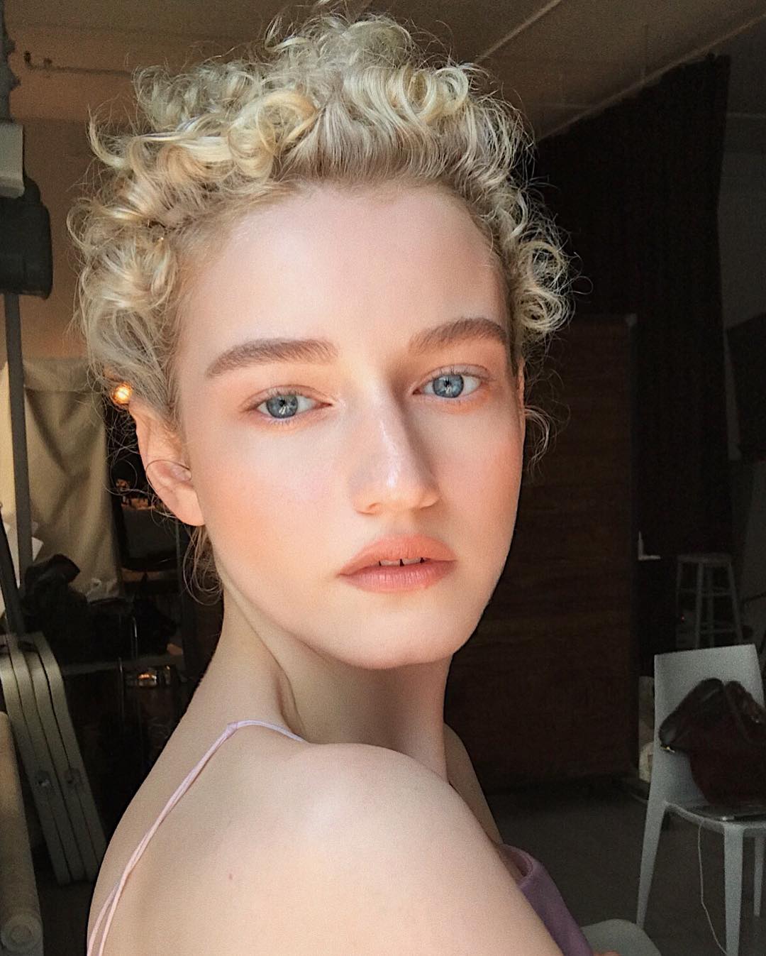 (nearly) bare shoulder | Scrolller