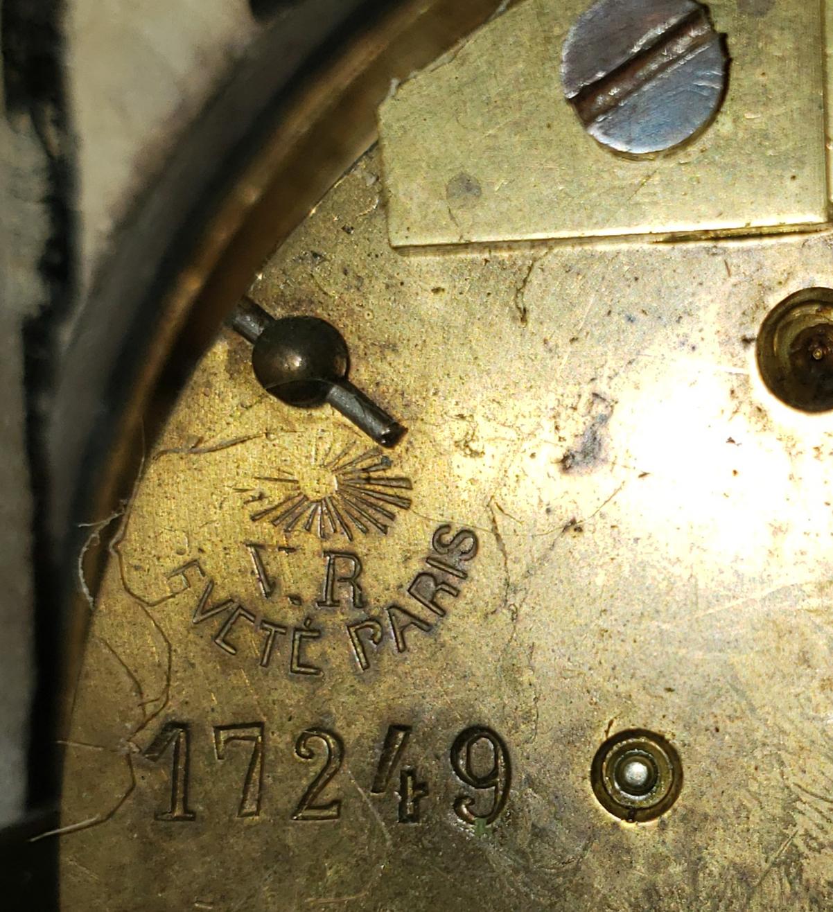 Need help identifying clock maker | Scrolller