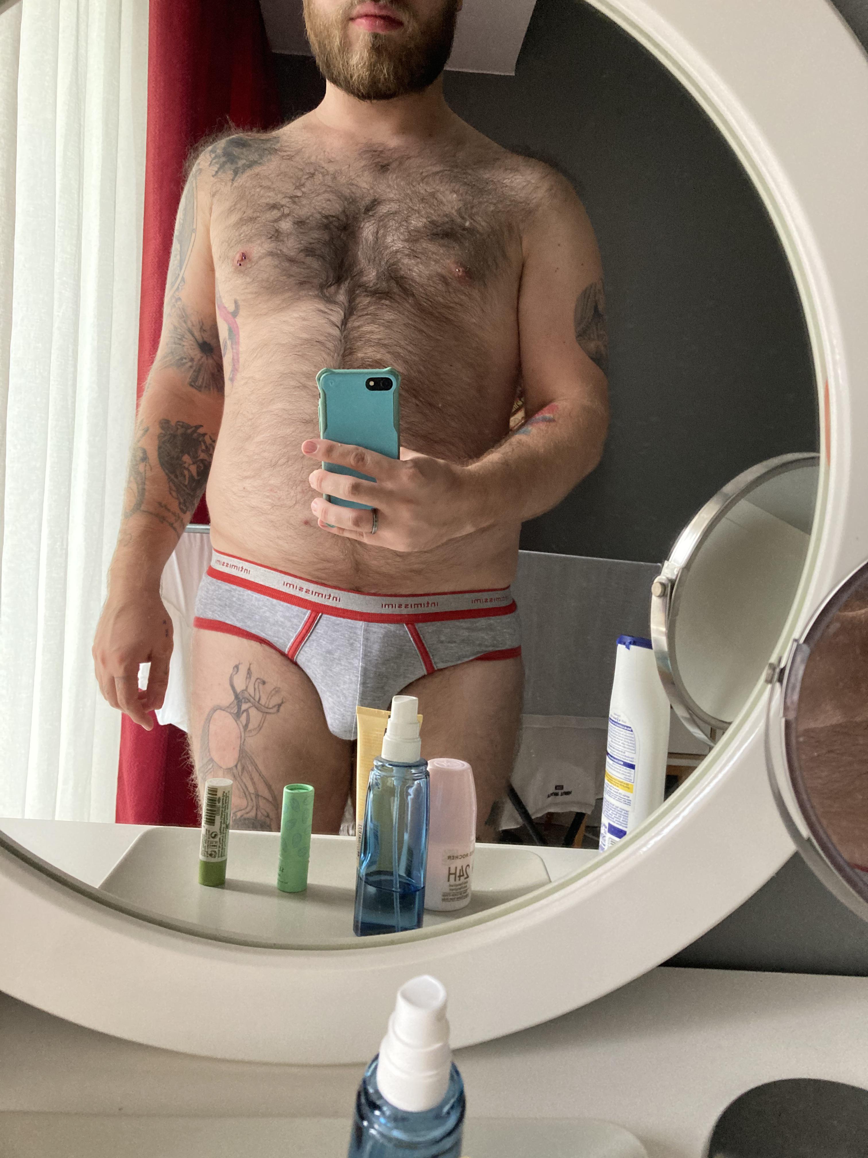 Needs a belly rub | Scrolller