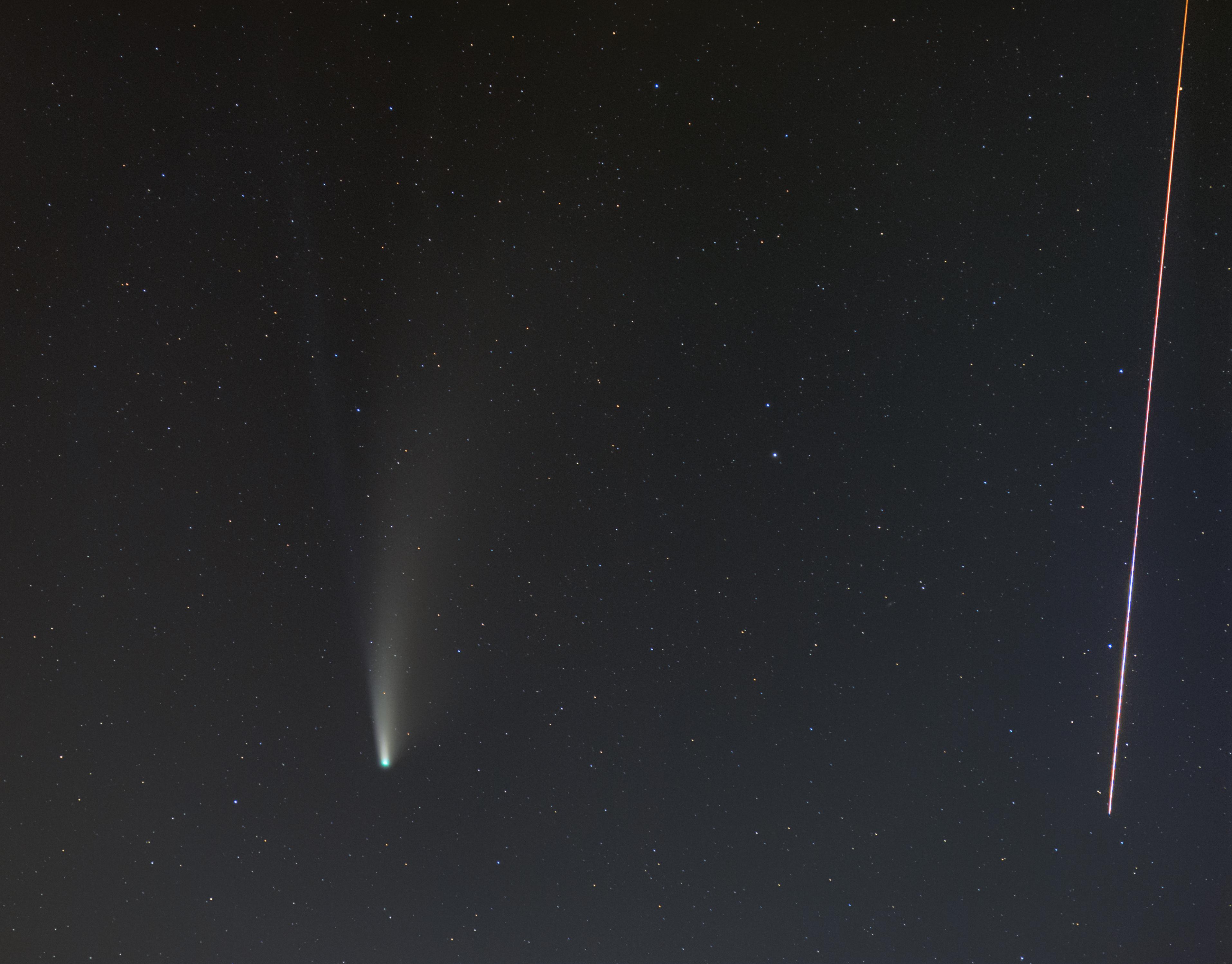 NEOWISE and an amazing meteor over Speichersee, just outside Munich | Scrolller