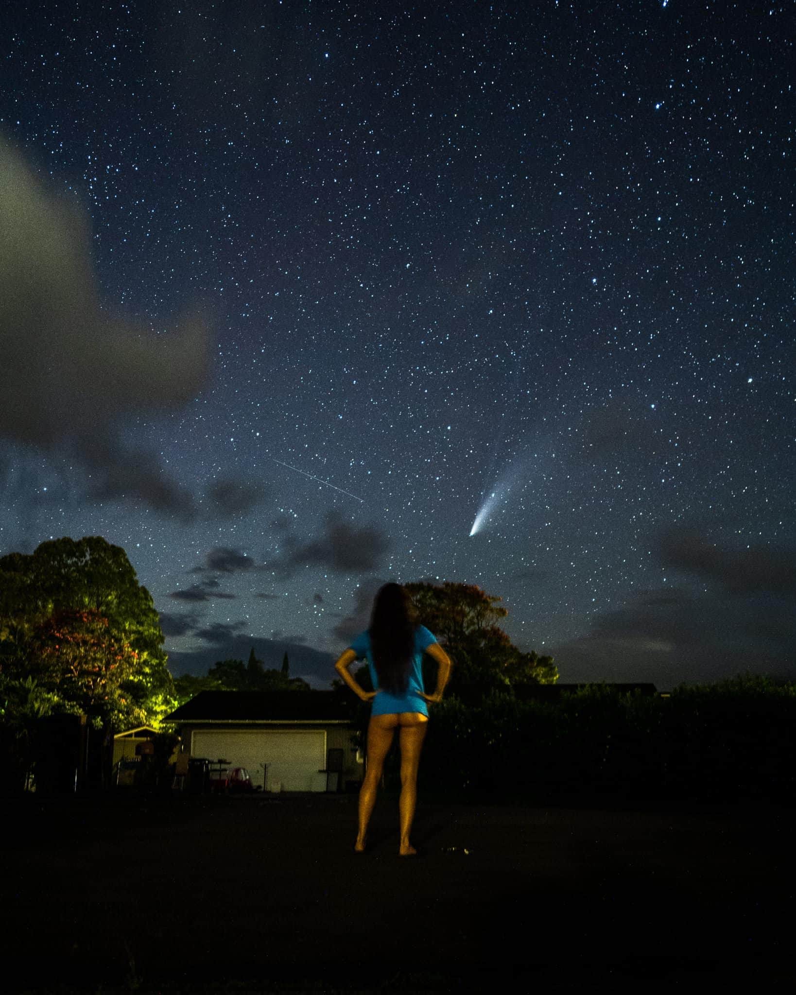 Neowise comet, a shooting star, and a full moon. | Scrolller