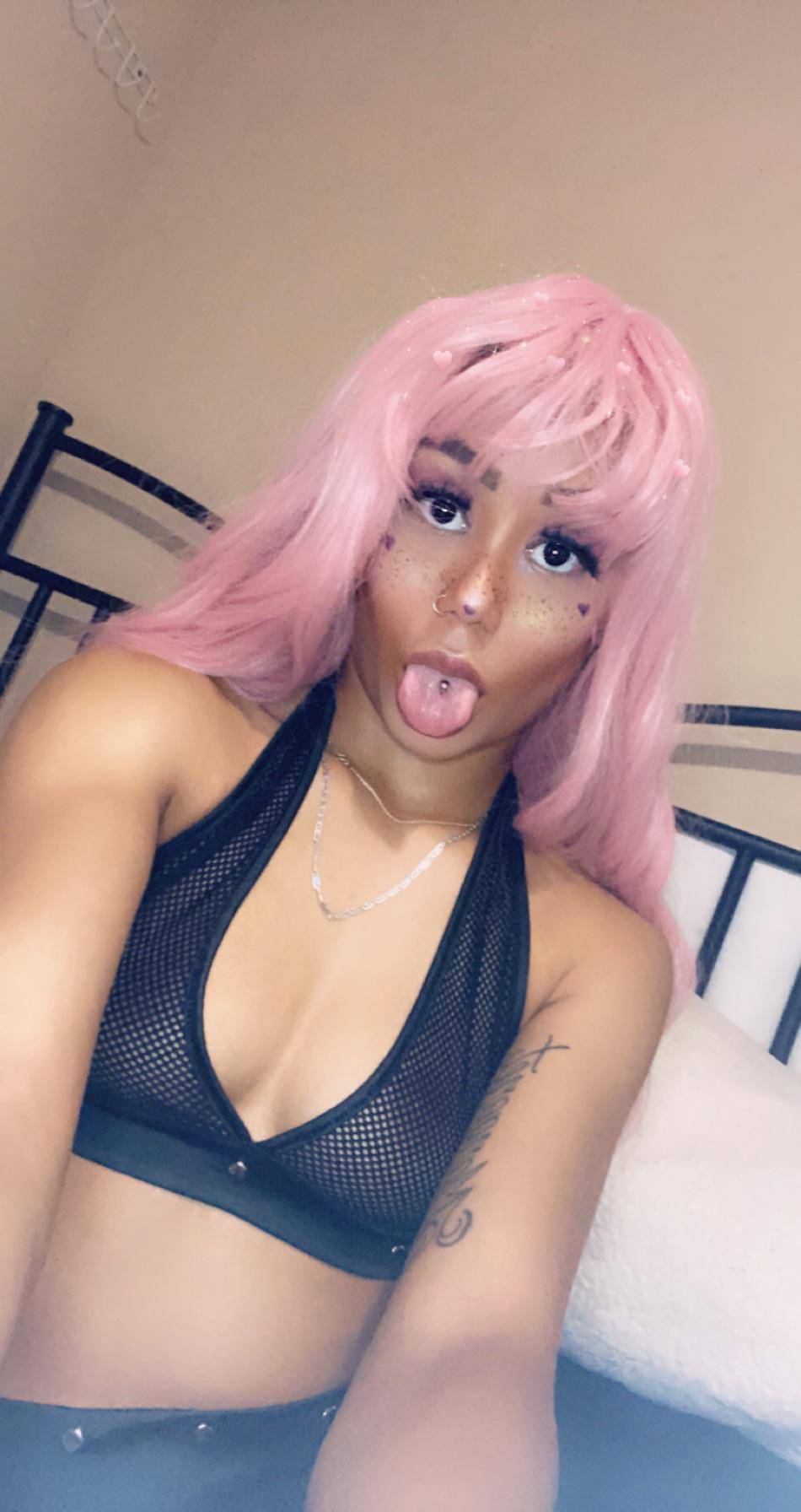 New girl on the Block | Scrolller