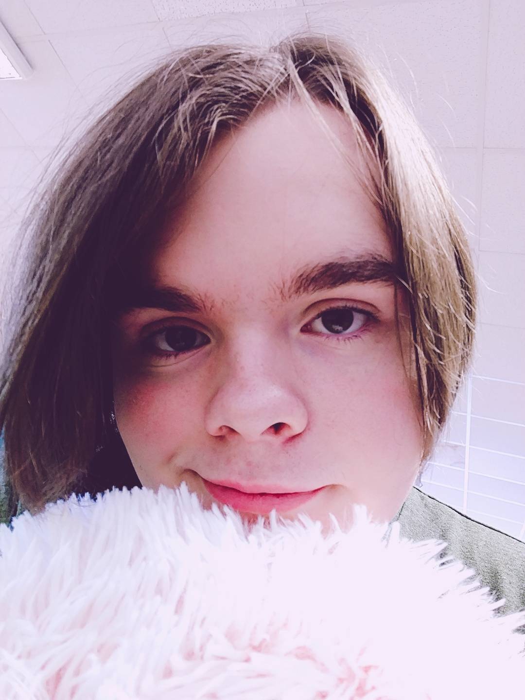 New here~ UwU | Scrolller