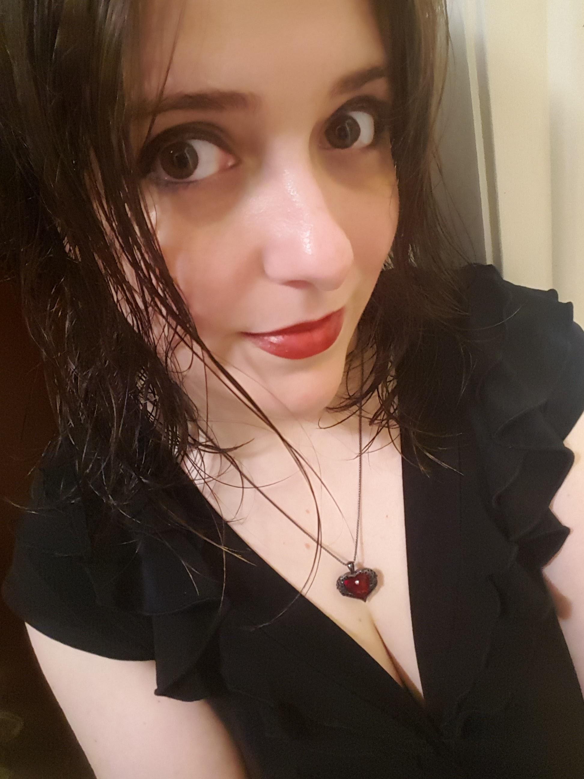 New necklace, love showing it off | Scrolller