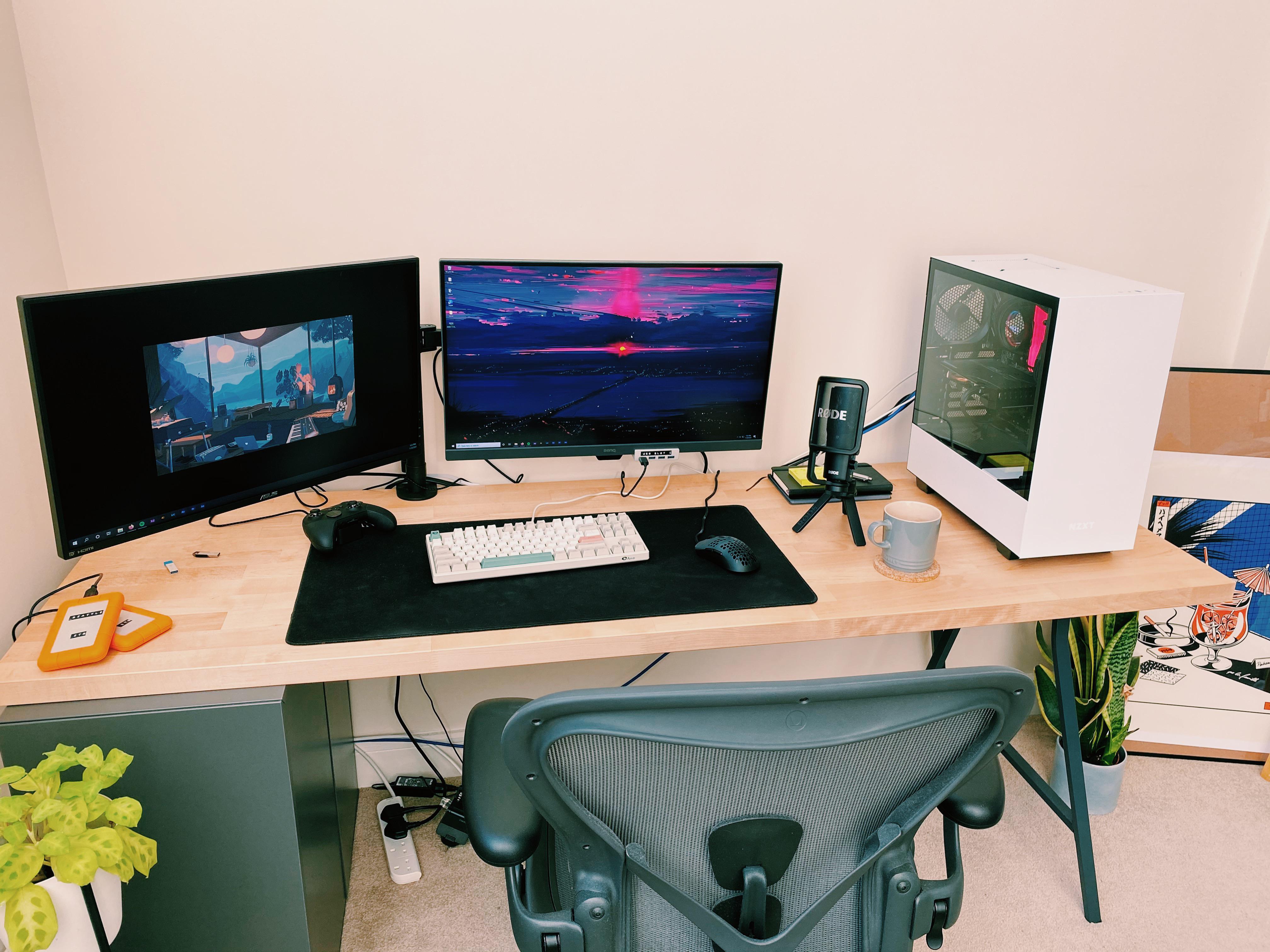 New setup, ignore the cable management I’m working on it | Scrolller