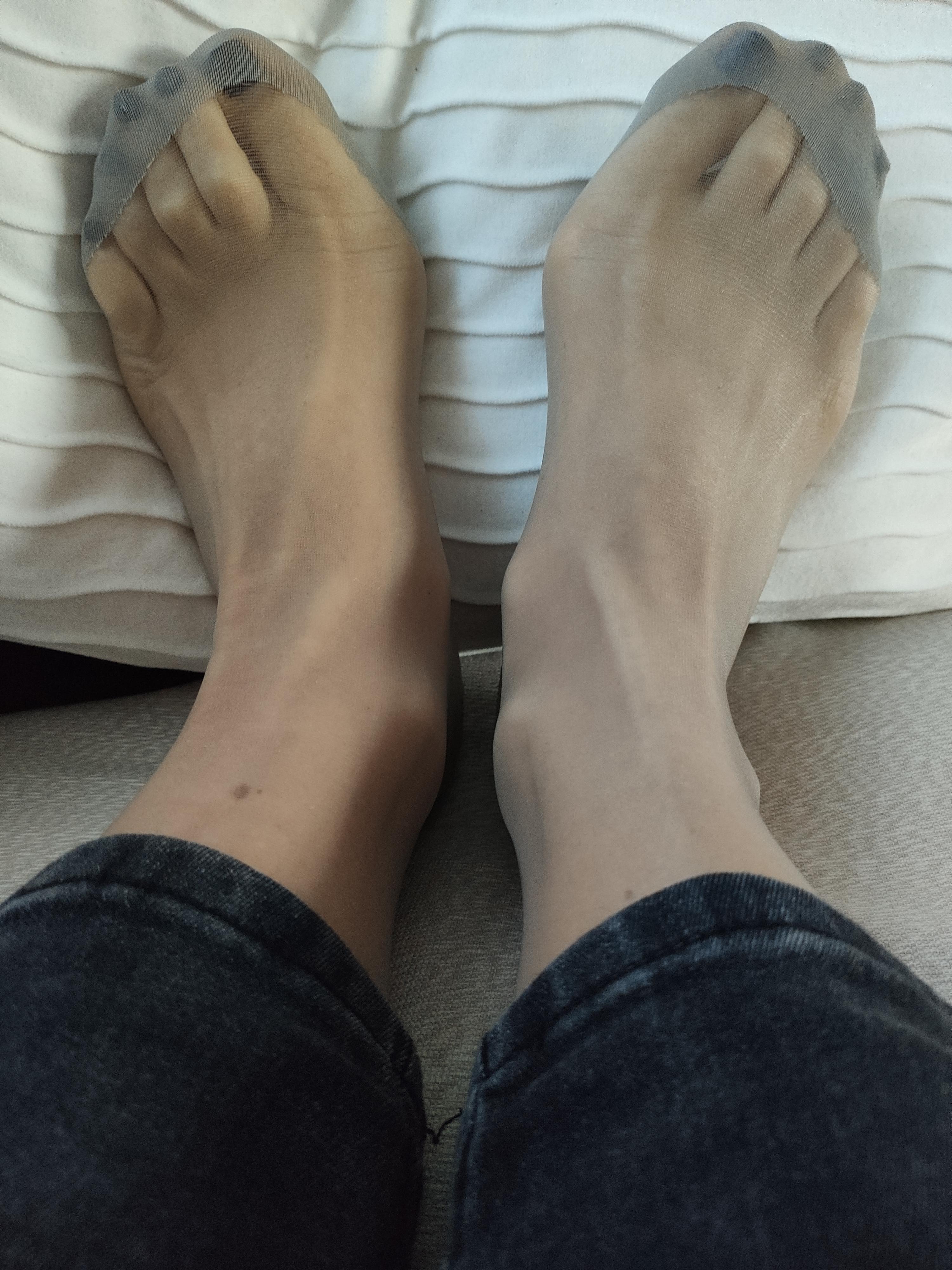 New stockings... Silver with reinforcement.. pretty good! | Scrolller