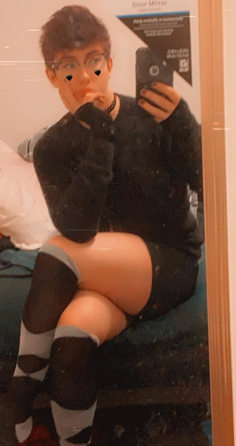 new to exploring my fem side, how’s this for a first try? | Scrolller