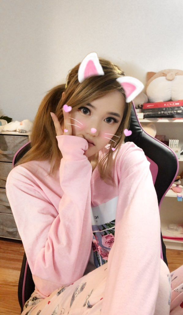 New Twitter pic | Scrolller