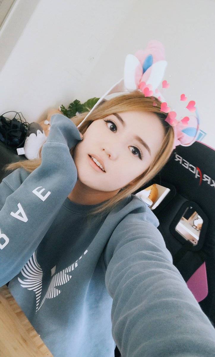 New Twitter pic | Scrolller