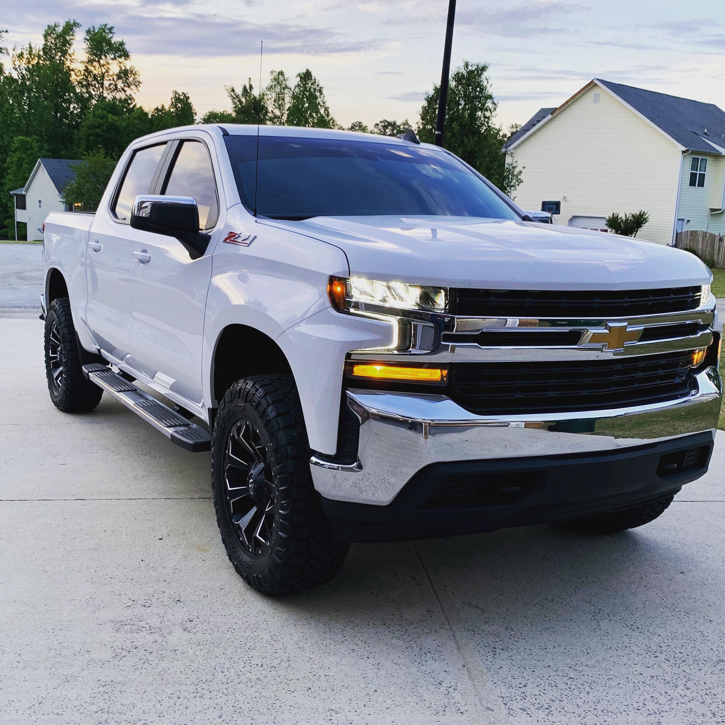 New wheels & Lift Kit Installed | Scrolller