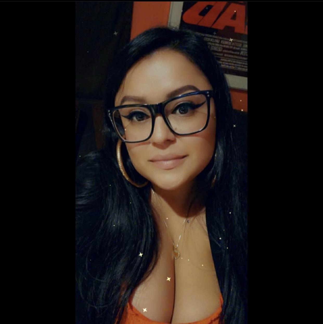 New Year same gorgeous cleavage 👀 | Scrolller