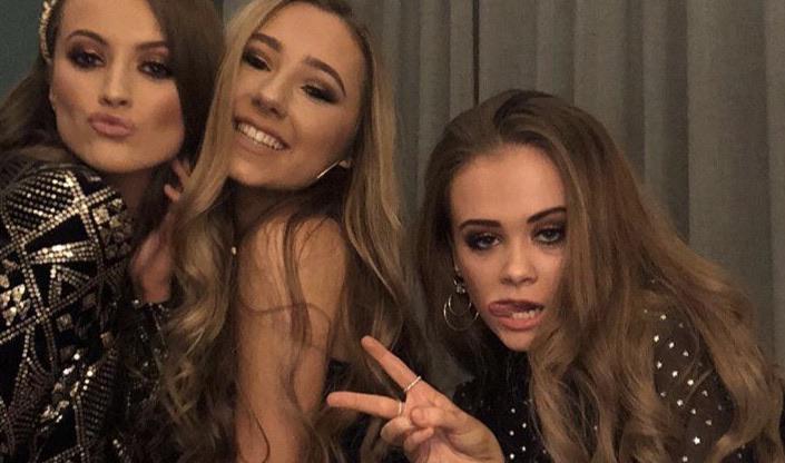 Niamh ruby n Lauren | Scrolller